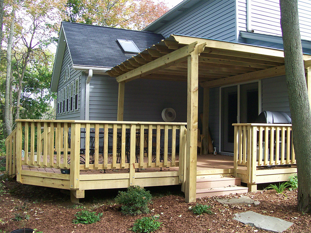 The benefits of an attached deck - Exterior Renovations